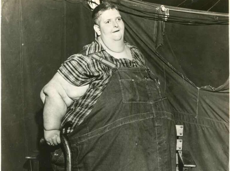 Robert Earl Hughes: The Heaviest Man to Ever Walk - Daily Base EN