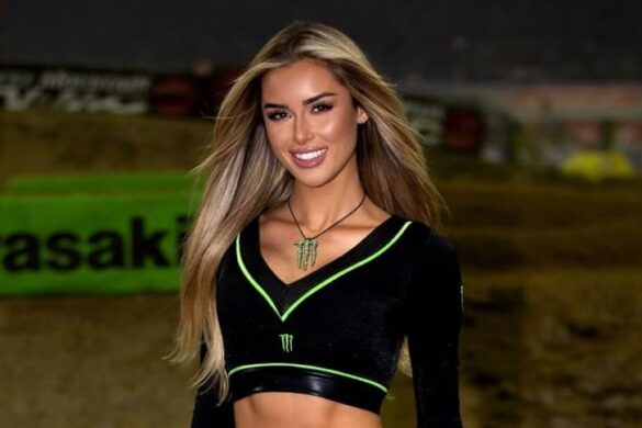 Meet Miranda Raschell: a hot brunette with a passion for posing ...