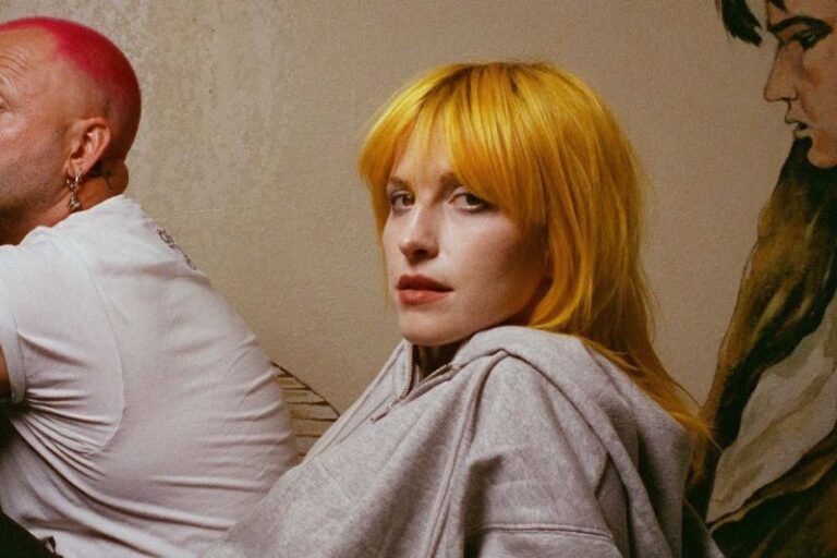 Paramore's Lead Singer, Hayley Williams, Released Her Own Album ...