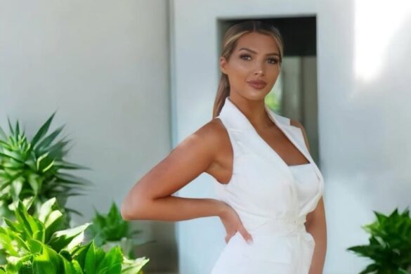 Streamer babe and OnlyFans model Lydia Violet knows how to seduce her ...