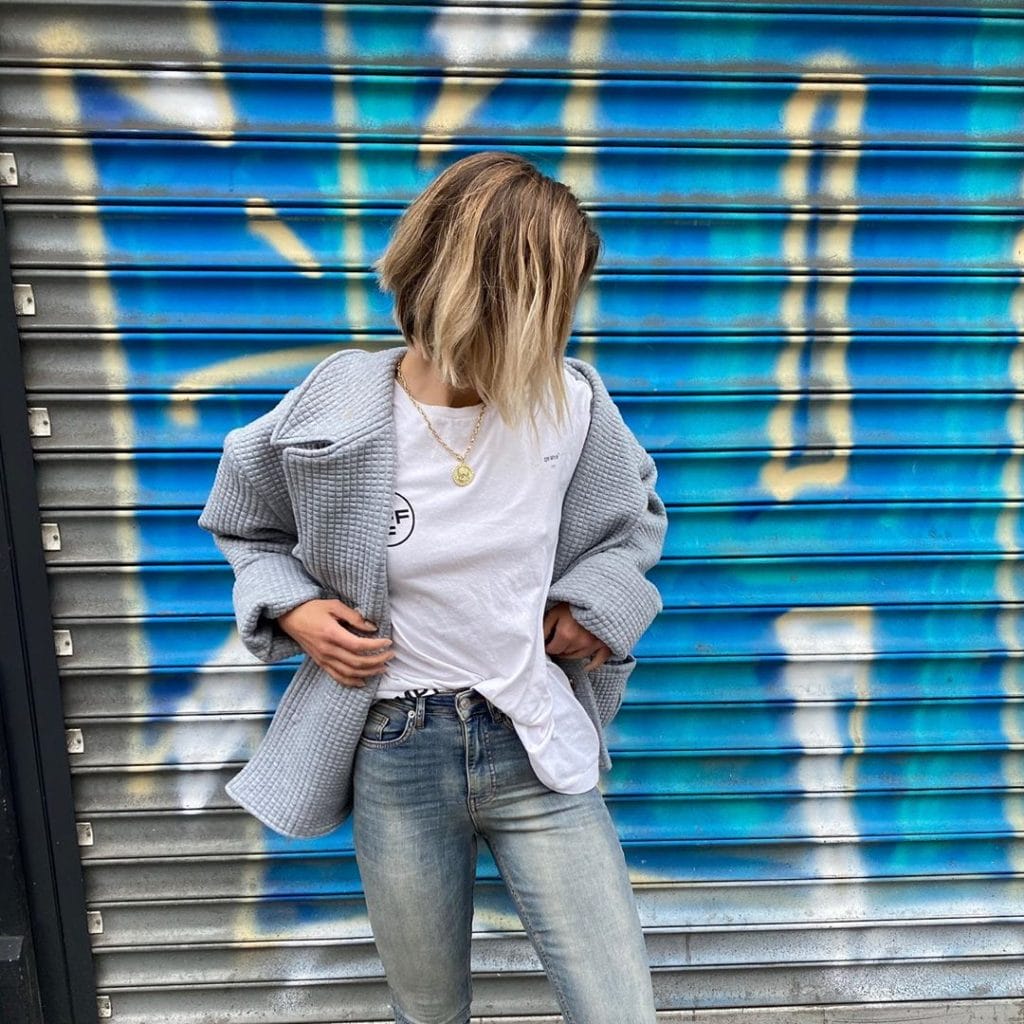 De Hollandse schone Isha van Dijk geniet zichtbaar van het goede leven!