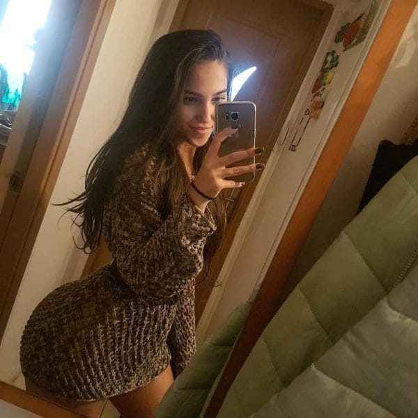 De perfecte billen van Mates Madalina betoveren het internet