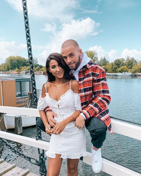 Janice Blok is het nieuwe vriendinnetje van playboy Donnie Roelvink ...