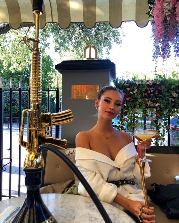 Lauren Laratta Is Volgens Eigen Zeggen Een Bad Influence Daily Base