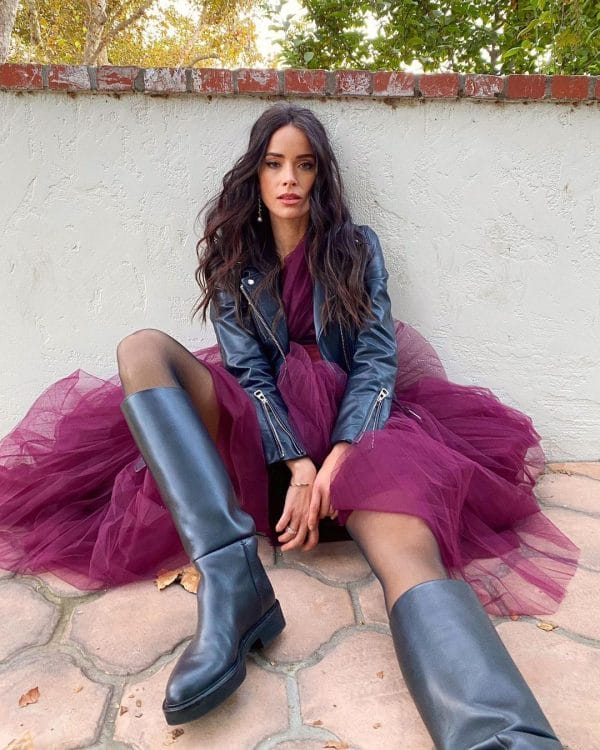 Dana Scott (Abigail Spencer) is de sexy actrice in de hitserie Suits!