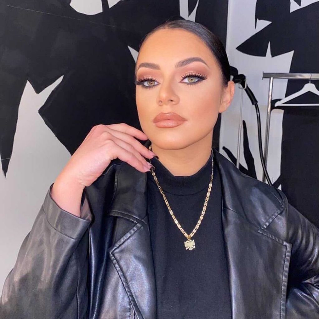 De vrouw van rapper Kosso is de beeldschone zangeres Dorentina!