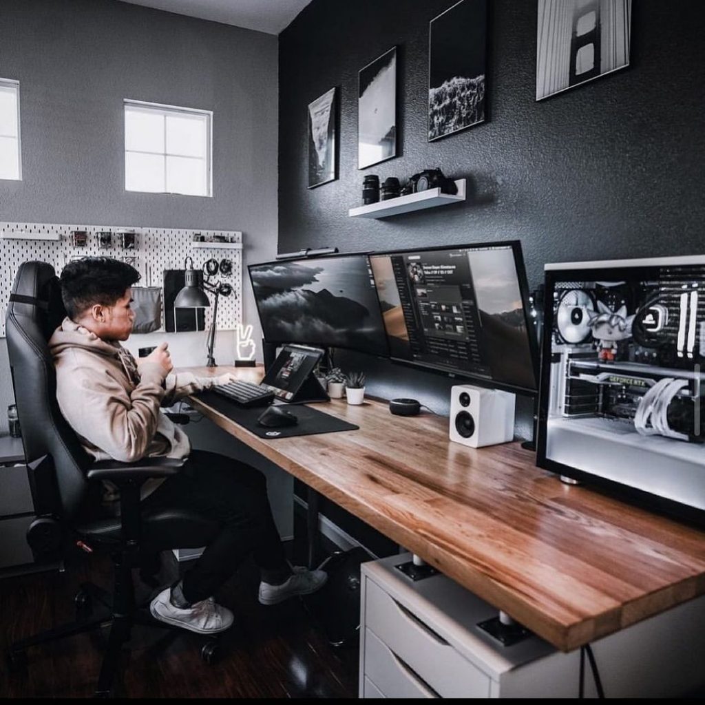 'Work Hard Anywhere' deelt hele sicke desk setups en work stations!