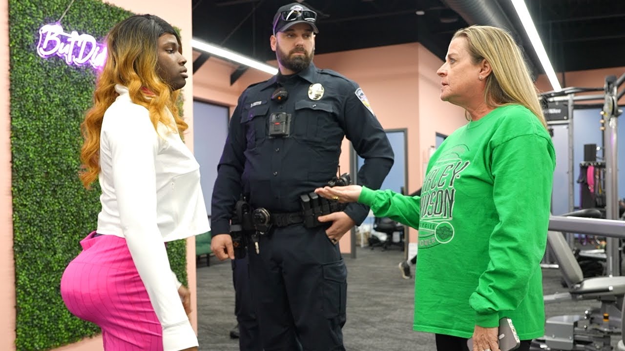 Kanel Joseph vermaakt zijn kijkers met bizarre grappen!