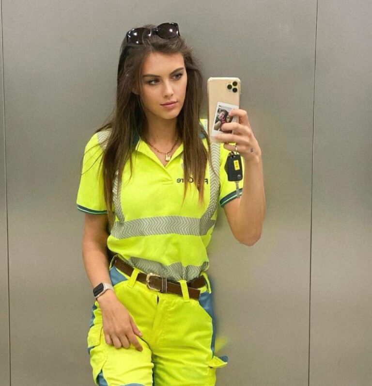 Kun jij de zwoele blik van instagram model Lisa Moerman weerstaan?